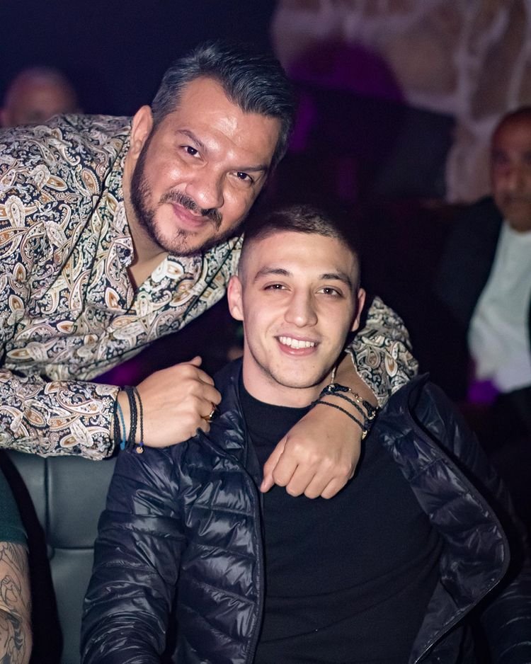 Περήφανος για την καταγωγή του: Το πραγματικό όνομα του Trannos και η μοναδική του φώτο χωρίς ...