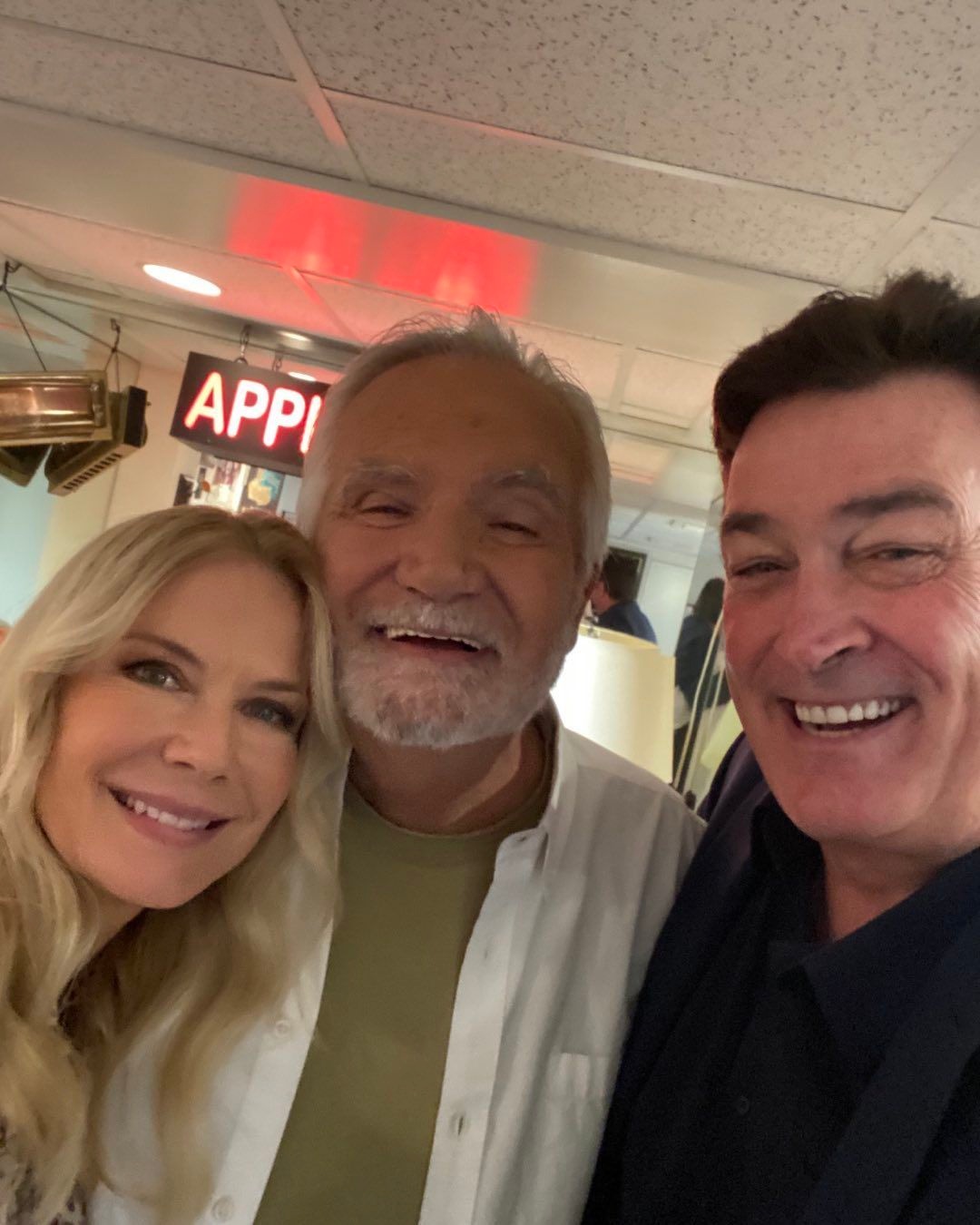 Γοητευτικός και εντυπωσιακός 35 χρόνια μετά: Έτσι είναι σήμερα ο Έρικ ...