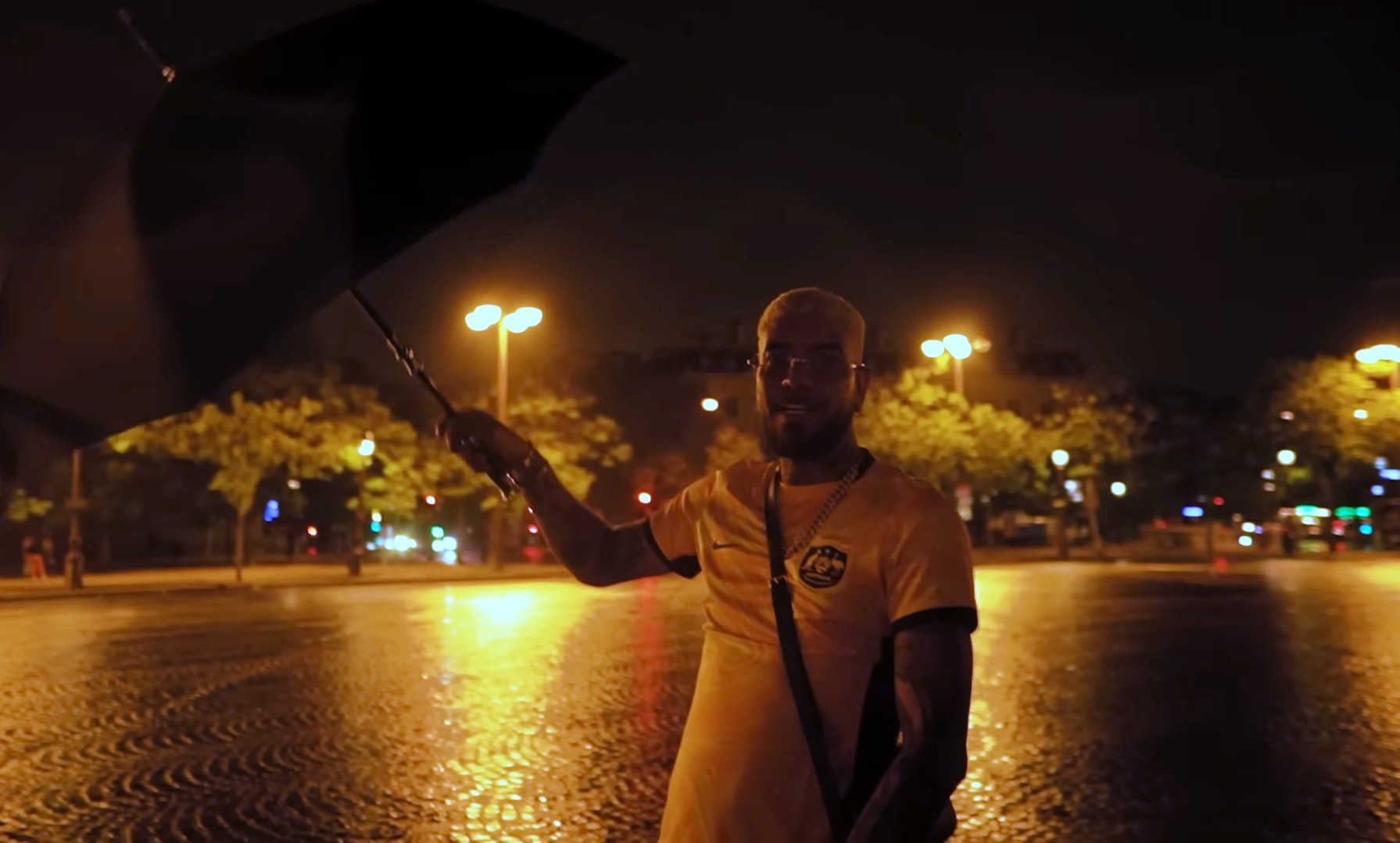 Ζει στη χλιδή: Επίδειξη πλούτου από τον SNIK- Το γεύμα των 709€ στο Παρίσι, το απλησίαστο ...